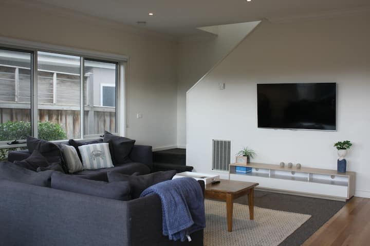 Mccrae Three Bedroom Beach House - Shire of Mornington Peninsula