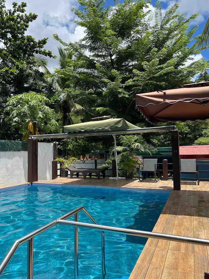 Rizal Holiday rentals with a pool - Philippines | Airbnb