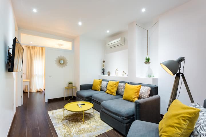 Cozy And Modern Apartment In The City Center - Seville