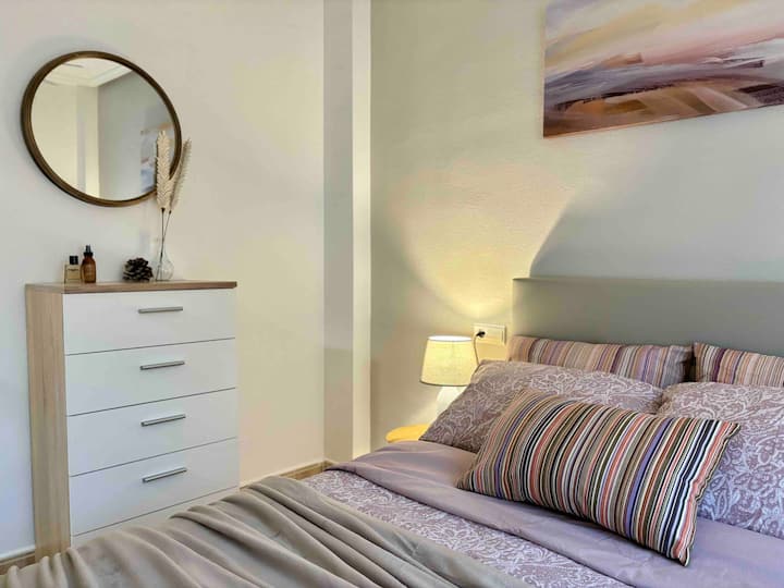 Modern 2-bedroom Apartment - Torrevieja