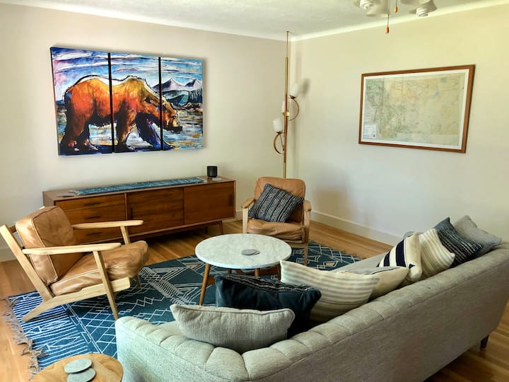 Lovely 4 Bed 2 Bath House. Close To Downtown & Um! - Missoula, MT