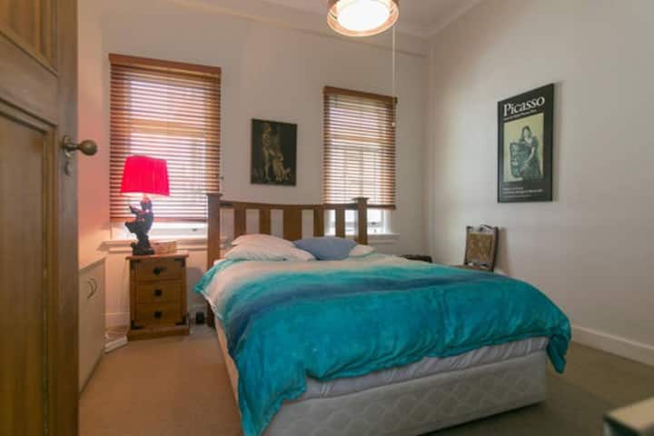 Heritage Apartment With Bohemian Hospitality - Auckland