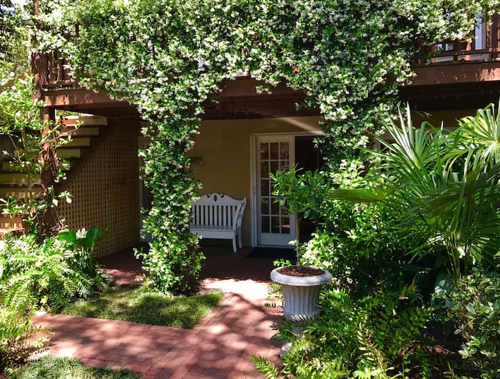 Hidden Gem In Historic District - Savannah, GA
