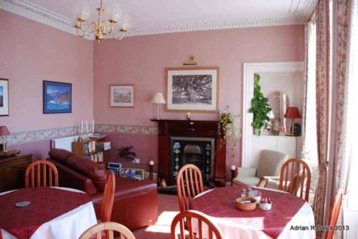 Birnam Guest House, Bed And Breakfast, Dunkeld - Dunkeld