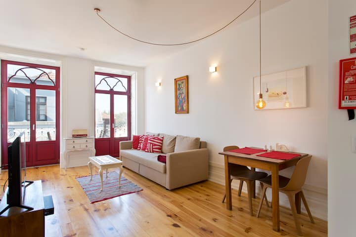 Renaissance Studio With Balcony And Fibre Optic - Porto