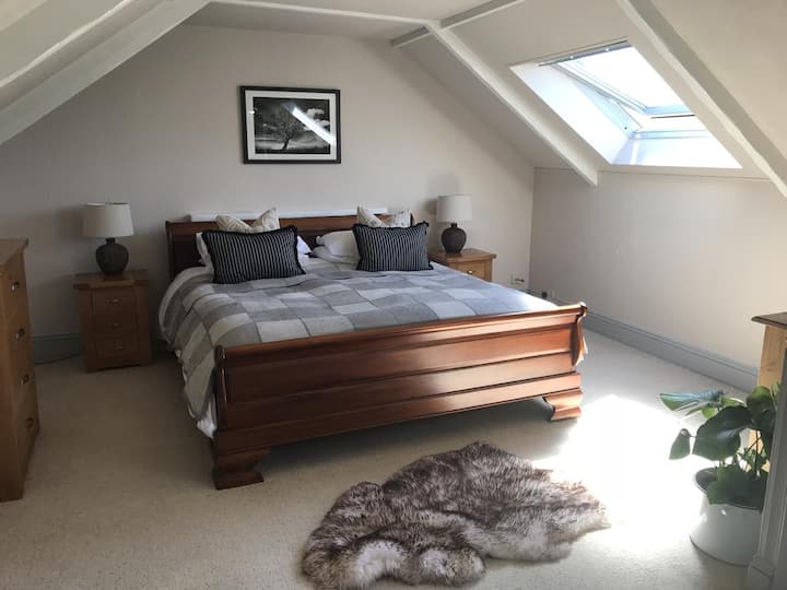 "The Loft" @ The King's Head Ruan - Tregony