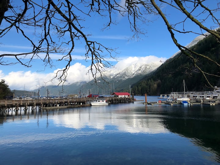 Historical Motel With The Views - Bowen Island