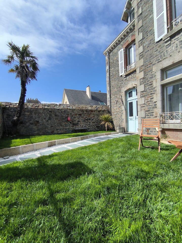 Maison De Ville 8 Personnes, Plage à Proximité - Granville