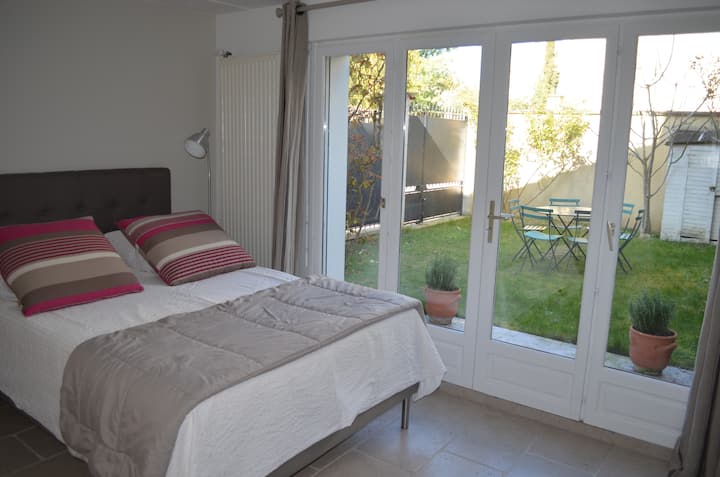 Versailles Château Chambre 15 M2 Avec Jardin - Versailles