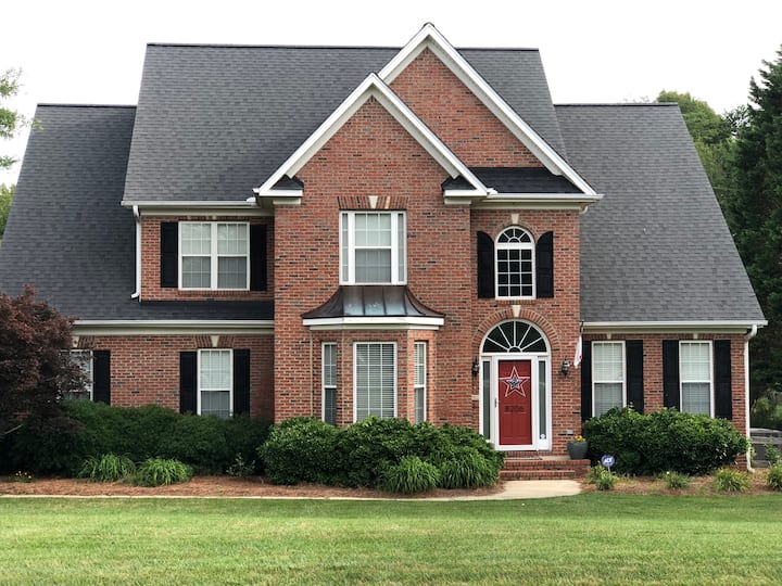 Beautiful 4br Home W/lots Of Space - Greensboro, NC