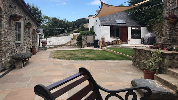 Amazing Barn Conversion & Superb Courtyard Garden - Rhos on Sea