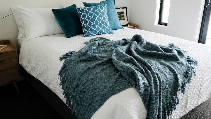 Location - Townhouse In Central City, 2 Carparks! - Auckland