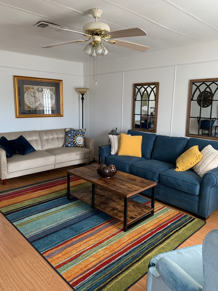 Adorable 2 Bedroom 1 Bath Duplex - Gainesville, TX