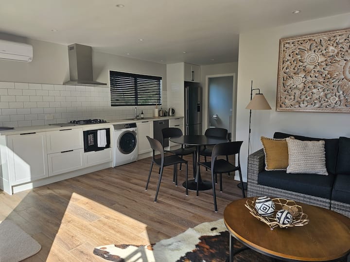 Roberts Beach Escape
Tairua, New Zealand - Tairua