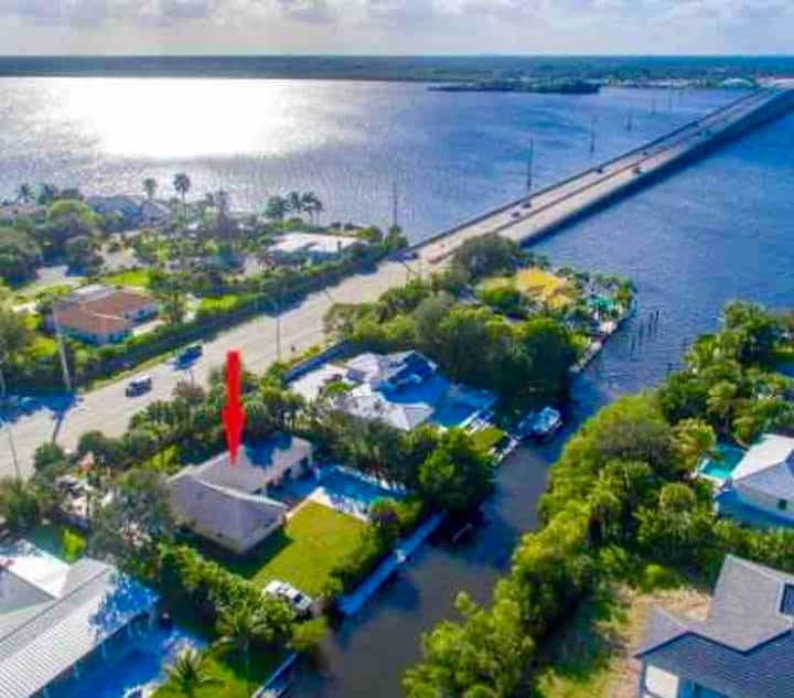 Beautiful Waterfront Home With Dock And Ramp - Vero Beach, FL