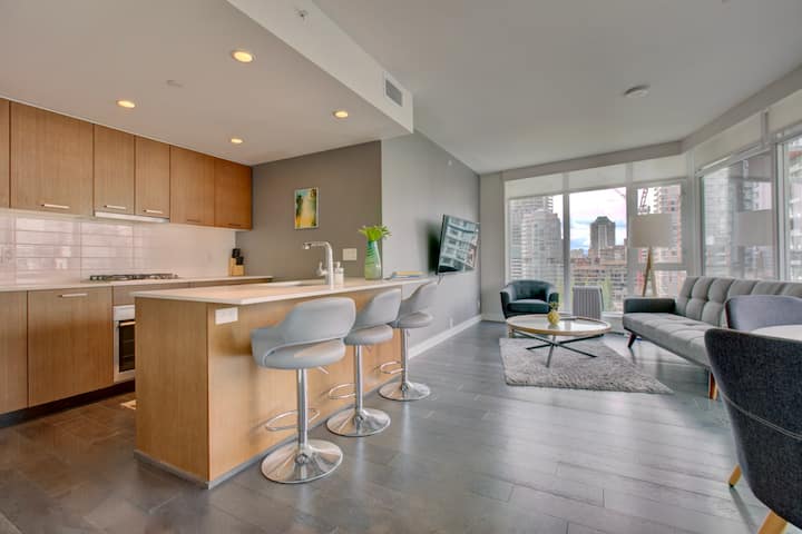 Classy 1 Bedroom Suite - Vancouver