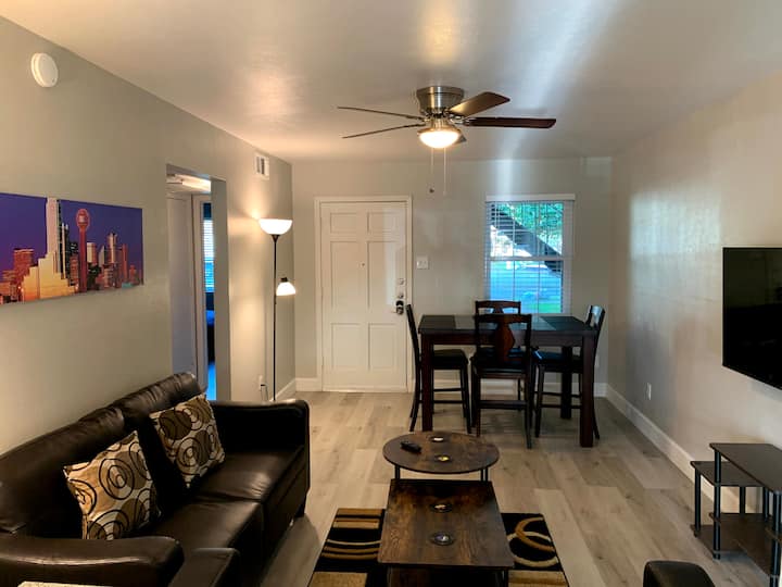 Remodeled Central Dfw 1st Floor Apartment 2bd/1ba - Irving, TX