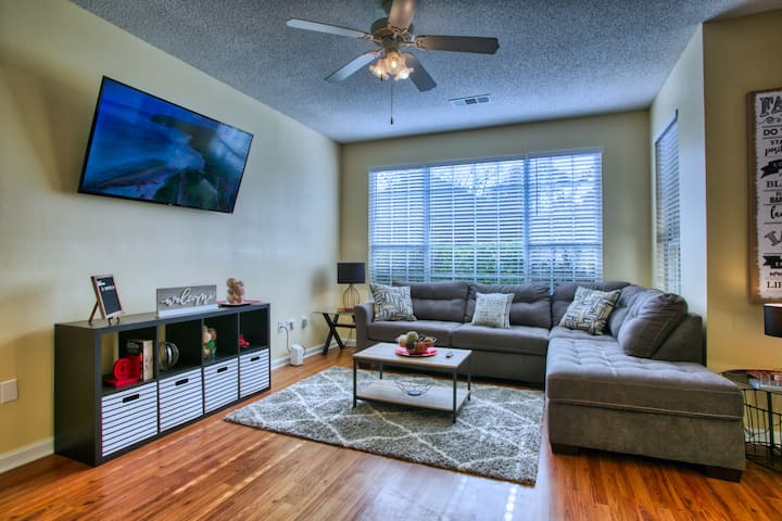 The Conyers Cozy  & Comfort - Sleeps Up To 8 - Conyers, GA