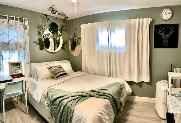 🪴Mint Room🪴1 Guest🪴𝒲𝒾𝒻𝒾🪴ac🪴laundry🪴driveway Prkg - Costa Mesa, CA