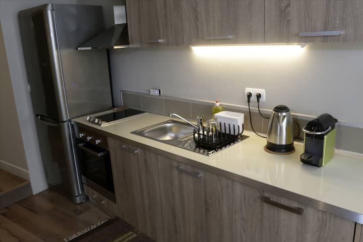 Modern & Comfy Flat/family@psirri - Atina