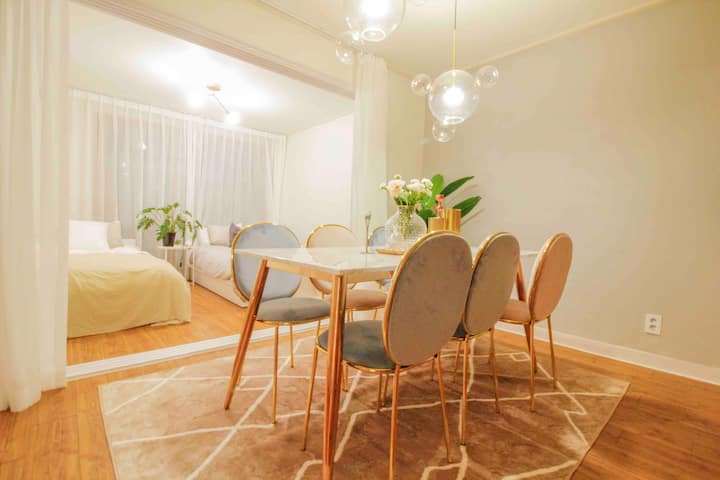 Hongdae / Best Interior /Flower House/3룸 4침대 /호텔침구 - 南韓