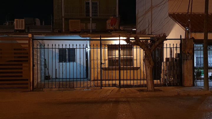 Bonita Casa Con Excelente Ubicación De La Cd. - Chihuahua