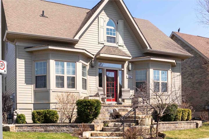 Loft Suite - Cobourg