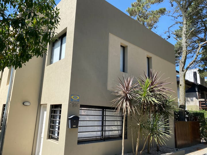 Triplex Pinamar Zona Del Golf - Pinamar