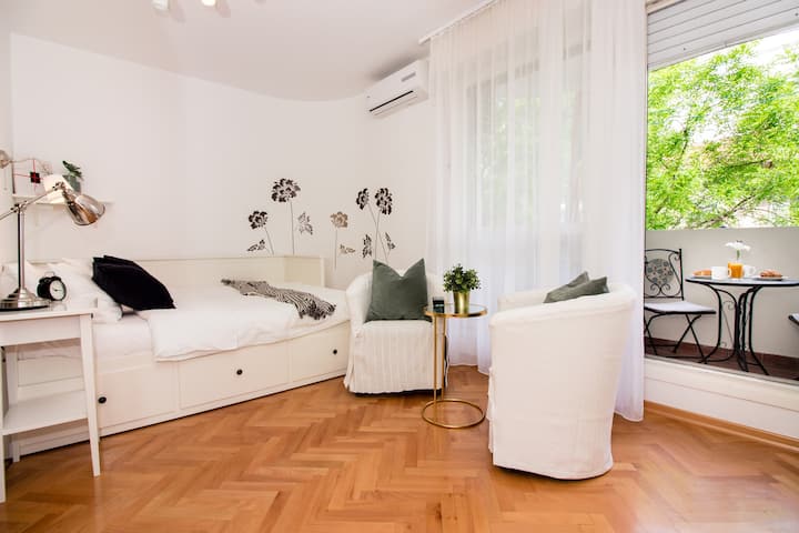 Cozy Studio In City Centar With A Lovely Balcony - Split