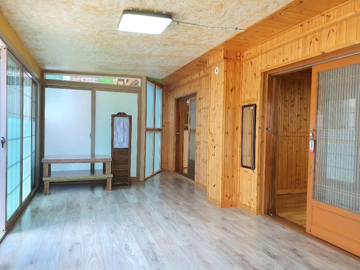 지리산 산중펜션-특2호 단체숙박가능 자연수영장 거림계곡 옆 예치마을 - 광양시