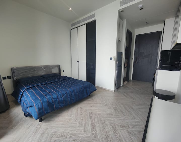 Stunning River View
1.5km To Icon Siam - Bangkok