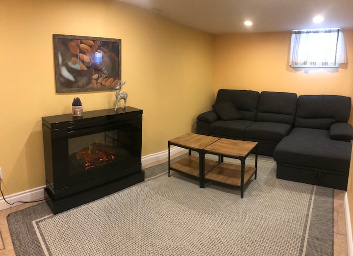 2 Bedrooms Basement Suit Close To Ua - Edmonton, Canada