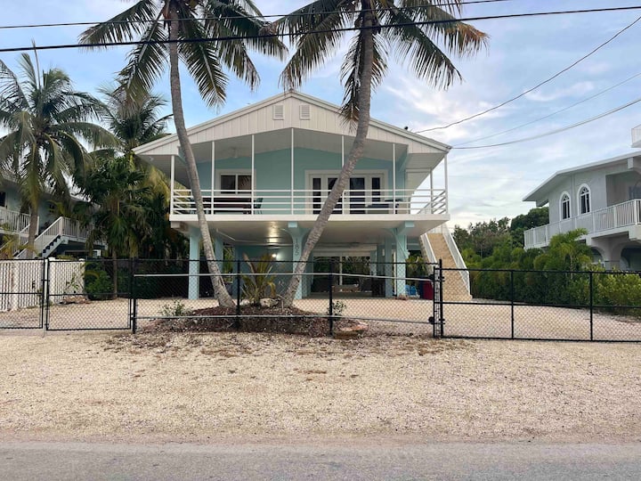Ocean Shores Luxury Home - Key Largo, FL
