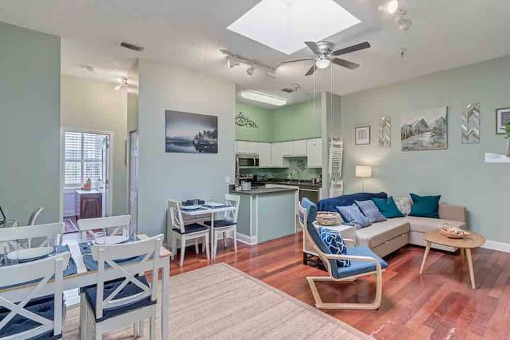 Stylish 2 Br Apartment - Perfect For Relaxing! - Jacksonville, FL