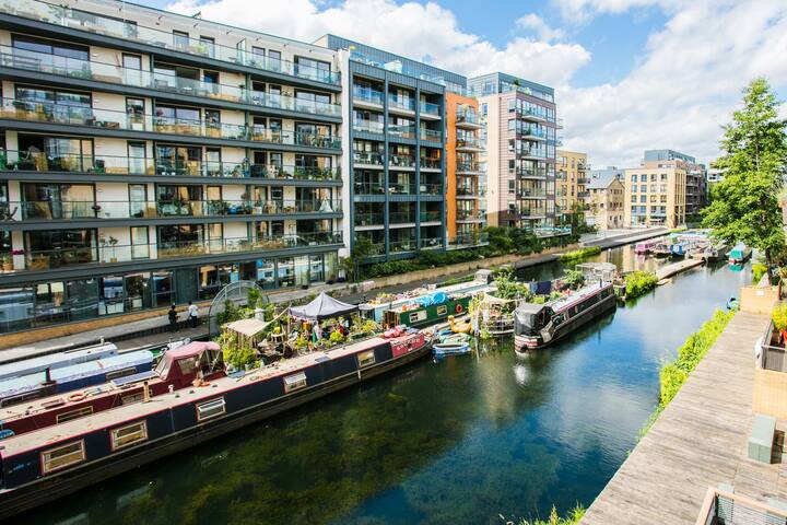 Room In Modern Loft W/ Stunning Canal Views - London