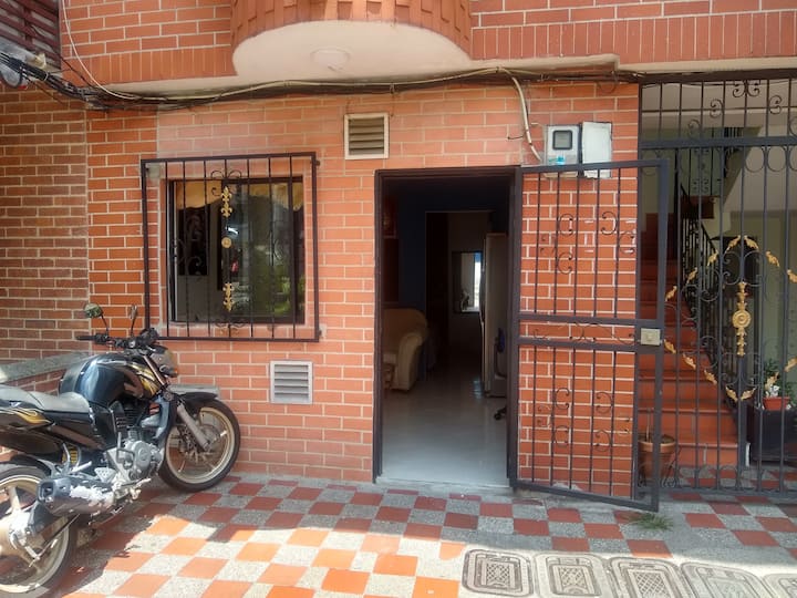 Oferta! Apto Central En Envigado. - Envigado
