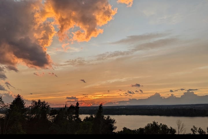 Spacious Dwelling Overlooking The Ottawa River! - Ottawa