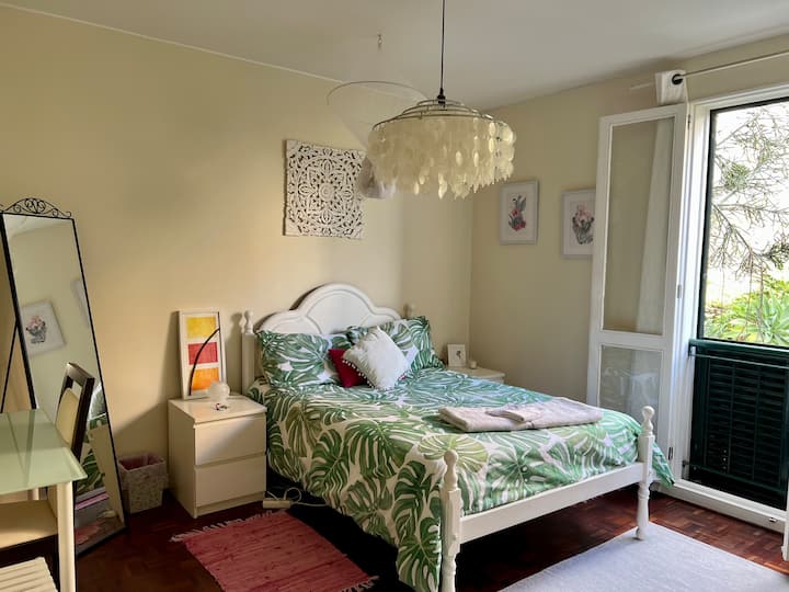 Room For Two In A Home Yoga Studio - Central Area - Caniço