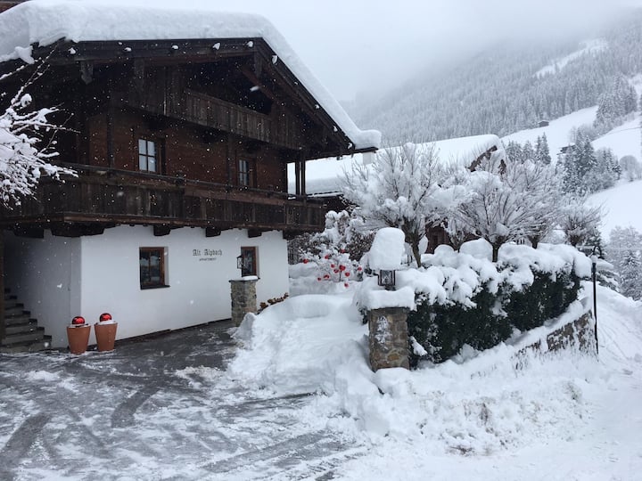 Cozy Apartment Directly At Skiing Area - Alpbach