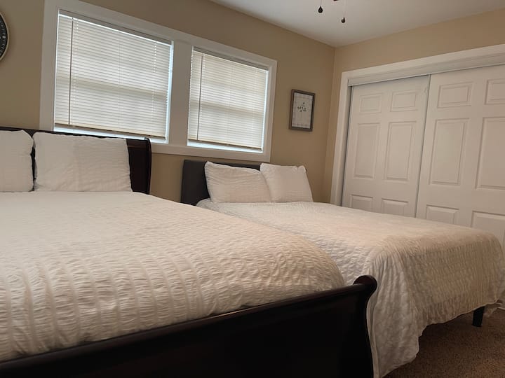 Cozy Guesthouse Storey (43” Smart Tv In Each Room) - Midland, TX