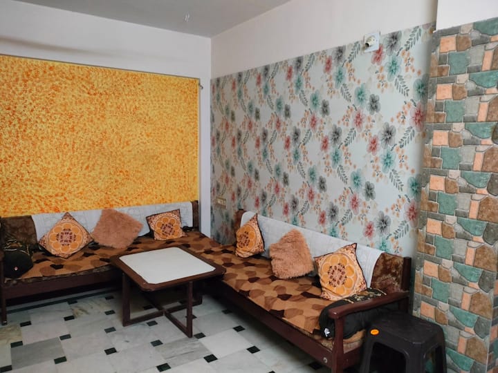 Lovely Kingsize Bedroom Kitchen - Ahmedabad