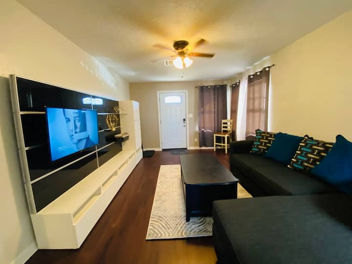 Ember & Aura | Midterm Stays Lawton - Lawton, OK