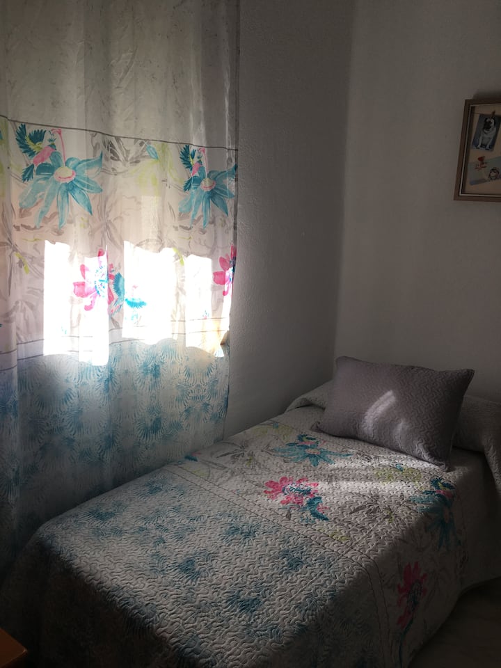 Cómico Riquelme 23 - Málaga