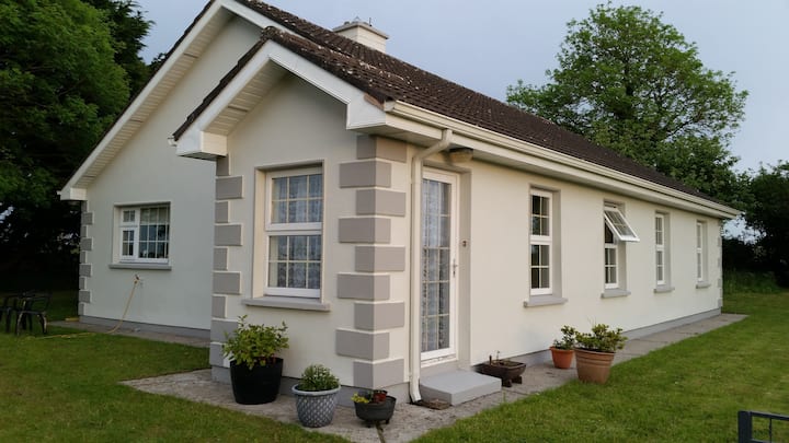 Peaceful Cottage In Mayo Farmland - Ireland