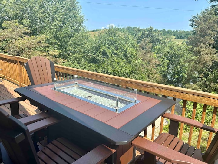 Bright 2-bedroom Lake View Home - Cadiz, OH