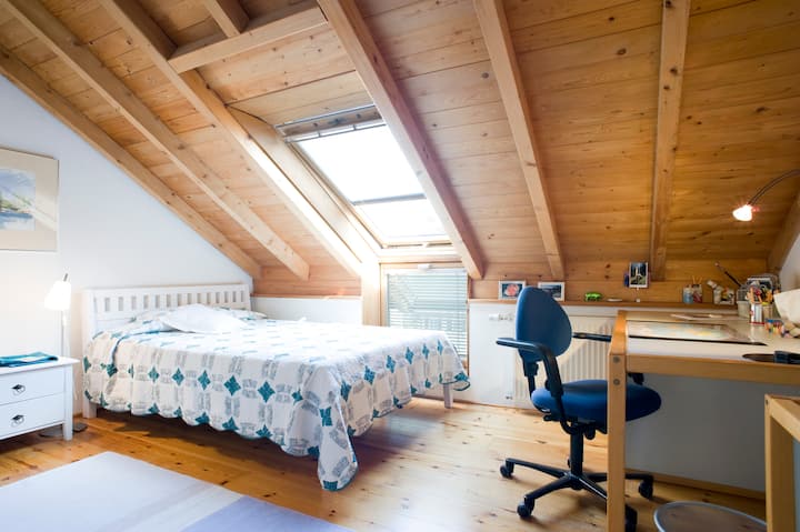 Two Cozy Bedrooms & Bath In A House - Berg