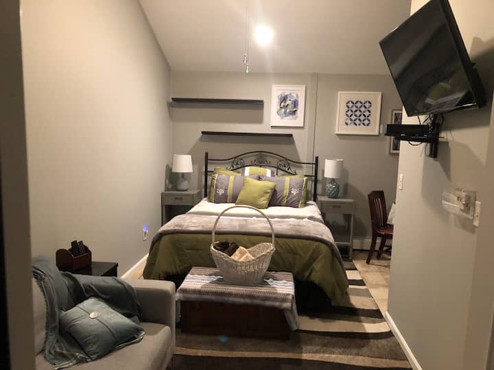Phils Cozy Private Studio(new Kitchen/fresh Paint) - Islandia, NY