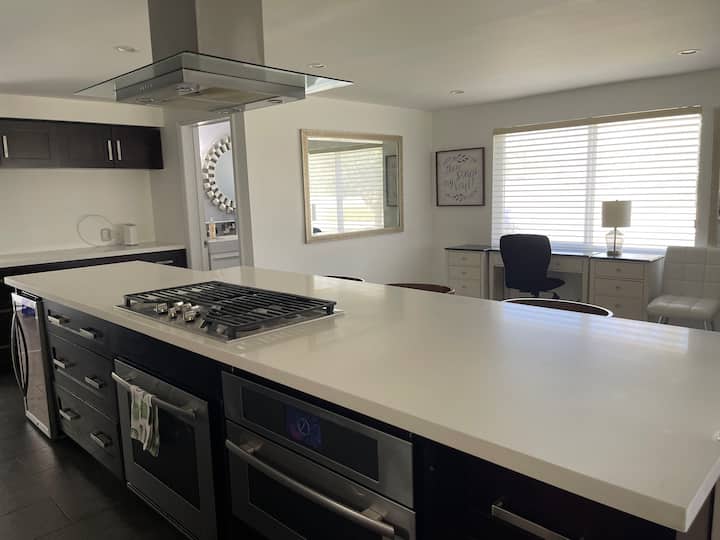 Million$ Villa Heated Pool Beach+ 2 Car Garage - Pompano Beach, FL