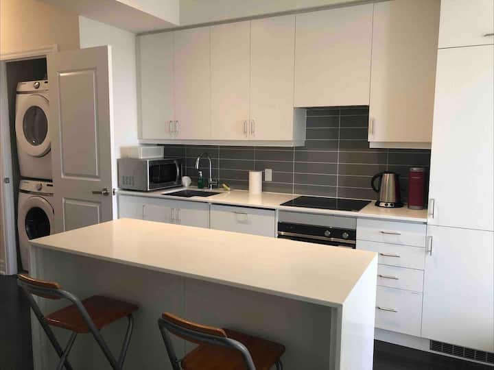 Stylish Vaughan Condo Near Mall, Parking, Gym - Vaughan