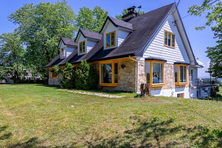 Maison De Campagne, Vue Du Fleuve îLe D'orléans - Beaupré